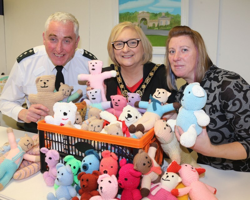 Nimble Needles knitters donate ‘Trauma Teddies’ to local police ...